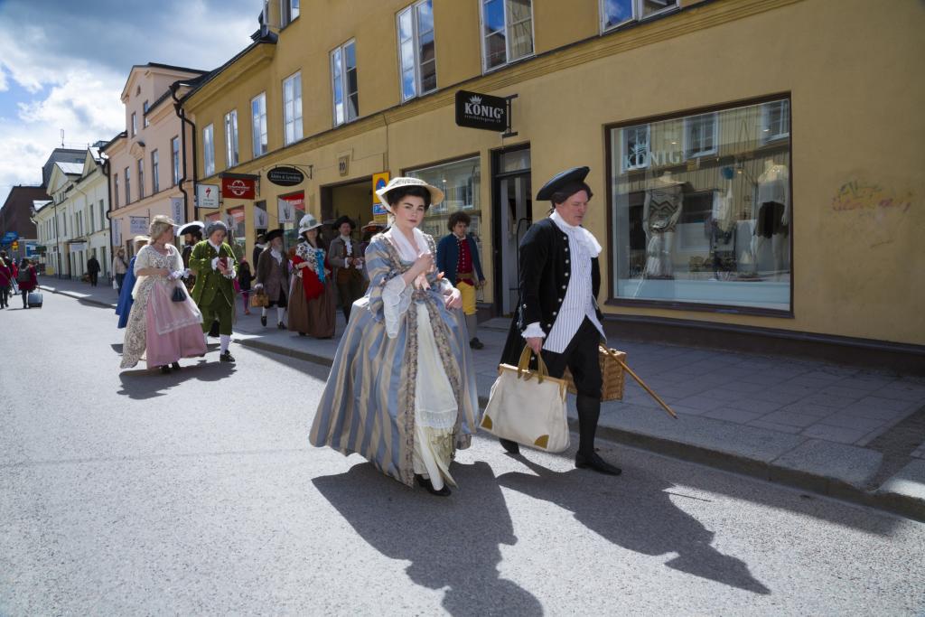 en-celebrating the birthday of Linné 2015 i Linnéträdgården Uppsala ...